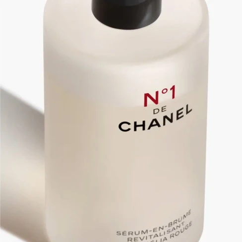 Chanel Nº1 DE CHANEL Sérum revitalisant au camélia rouge en brume - SweetCare Senegal