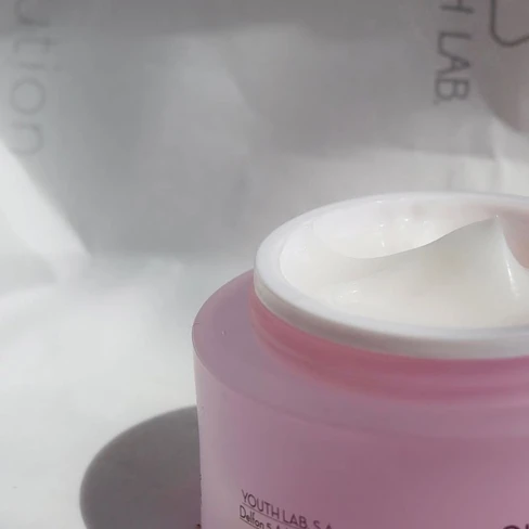 Hydro Cloud Oil-Free Water Gel Moisturizer Intense Hydration - Youth ...