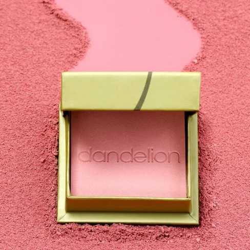 Benefit Colorete iluminador rosa bebé diente de león - SweetCare Nicaragua