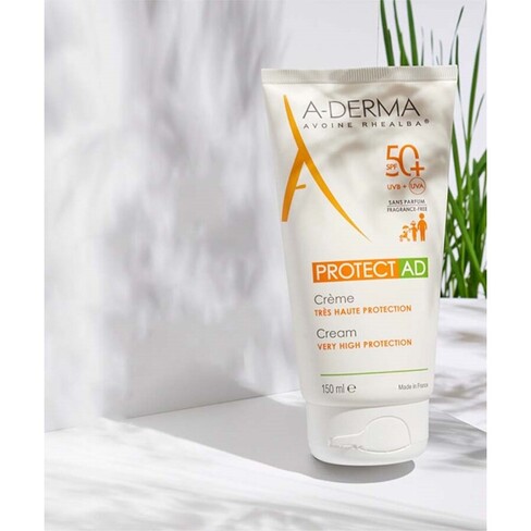 A Derma Protect Ad Protector solar para pieles atópicas SPF50 + SweetCare